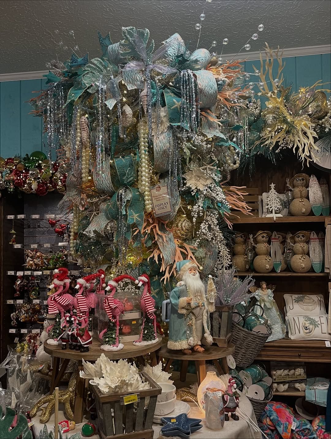 Guide To The Incredible Christmas Place In Pigeon Forge TN Near Gatlinburg