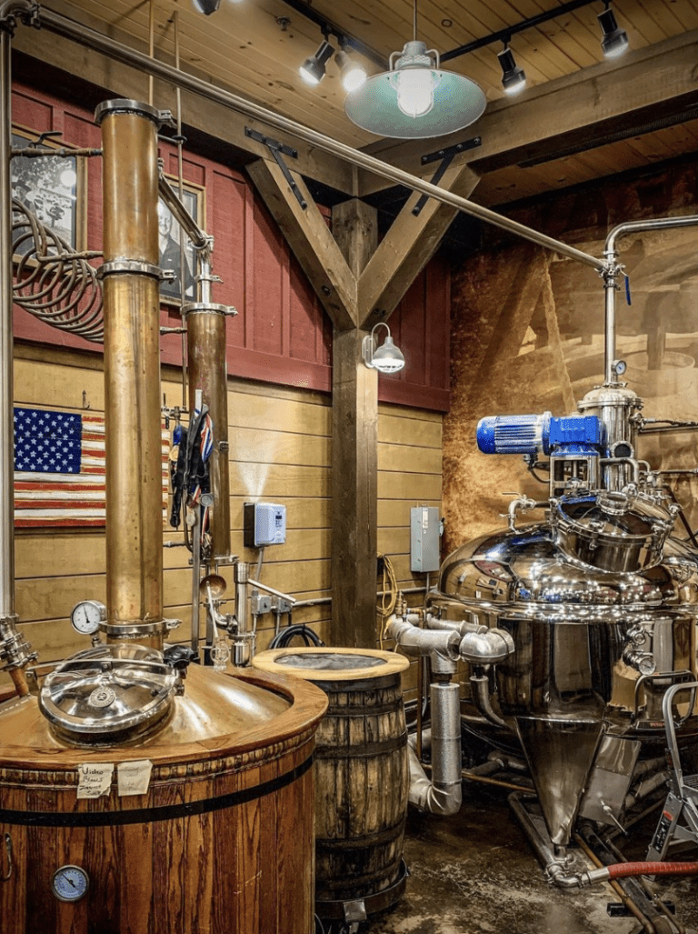 7 Best Smoky Mountain Moonshine Distillery Tasting & Tours In Tennessee
